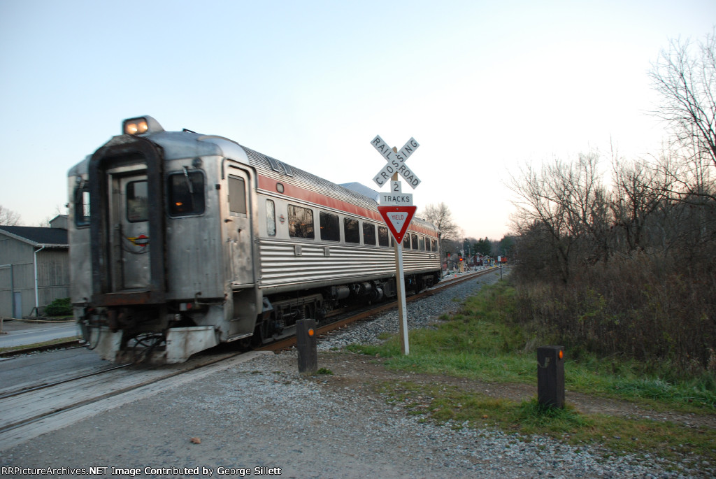 CVSR 9801 heads down the platform.
